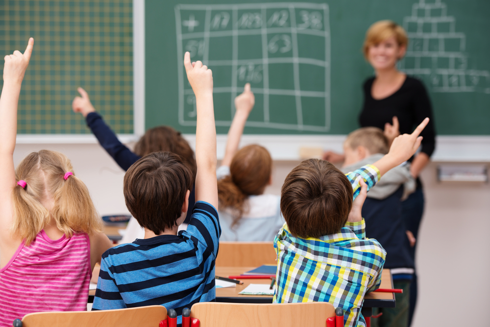 Adiós al móvil en clase en la Comunidad de Madrid | ATRESMEDIA